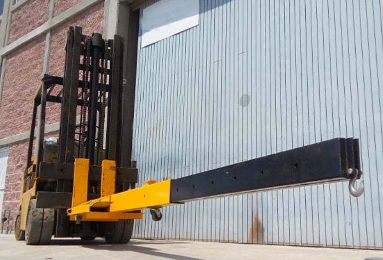 Pluma telescópica para montacarga.